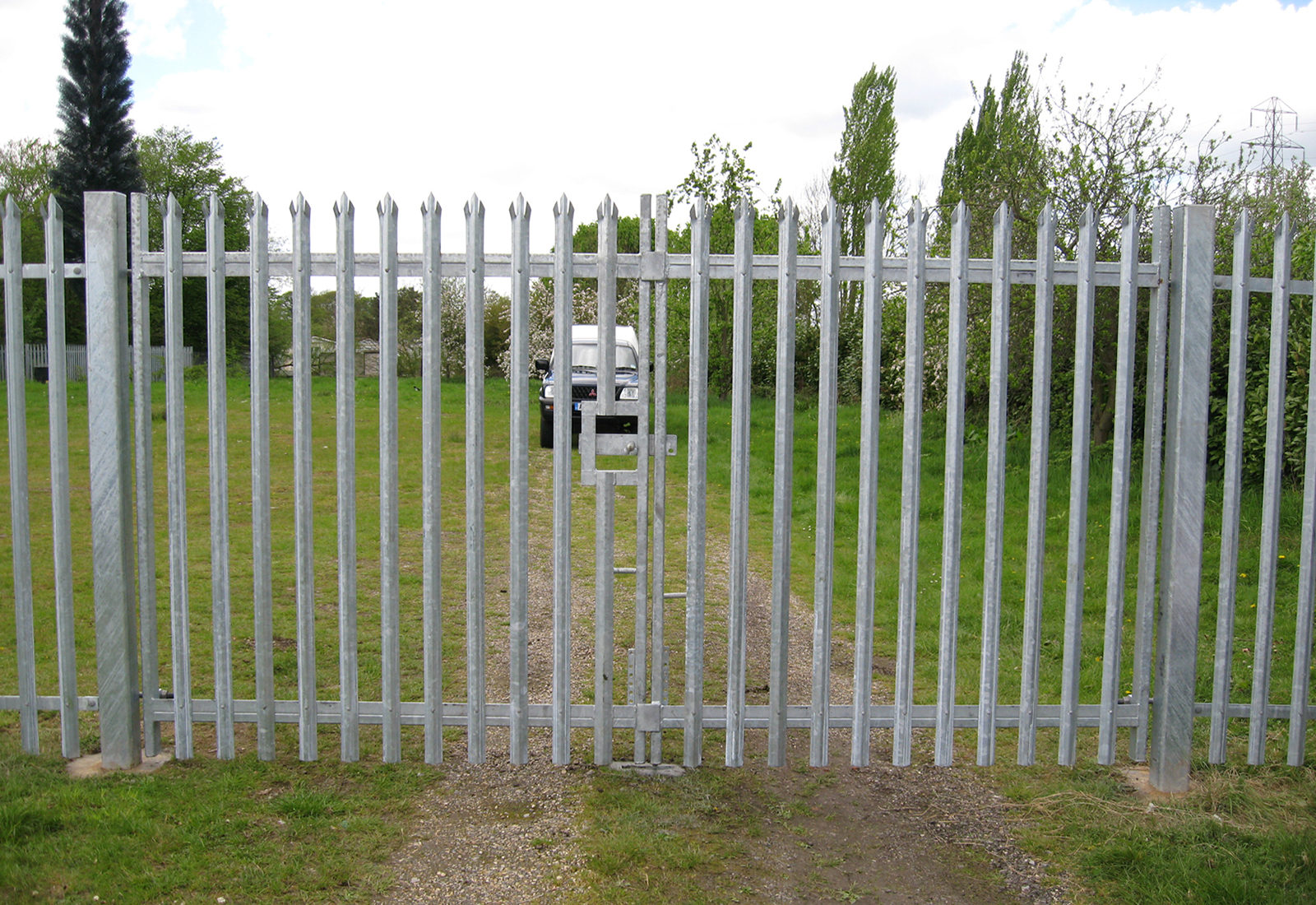 Commercial Palisade Gates » Residential & Commercial Electric Gates ...